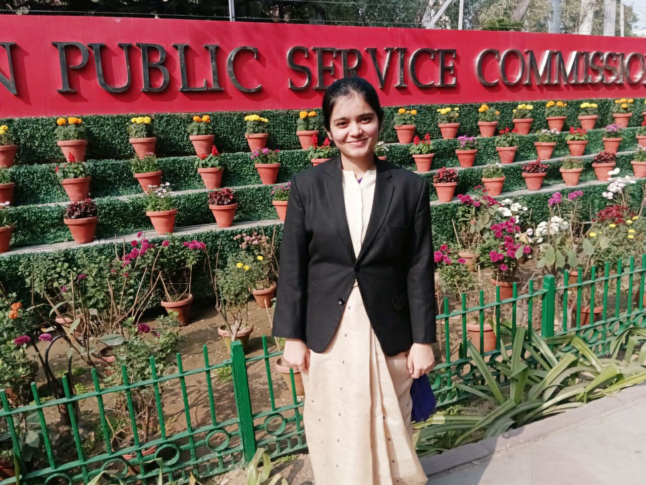 Wardah Khan (CSE-23 AIR-18) Sociology & Comprehensive Strategy - DecodeCivils by Mudit Jain